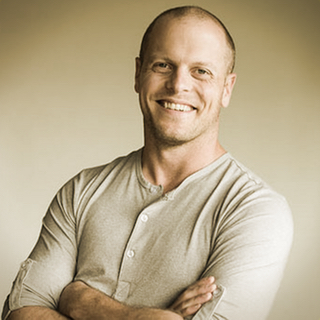 La semaine de 4 heures – Timothy Ferriss – des livres et nous